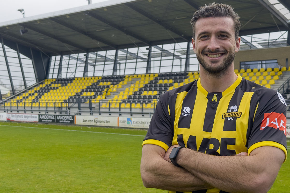 Rijnsburg trekt profspeler Robin van der Meer aan - Rijnsburgse Boys